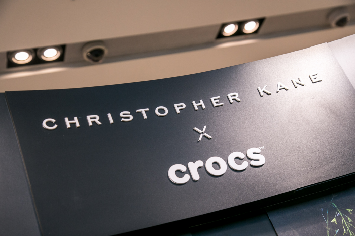 В «Цветном» появился pop-up магазин Crocs