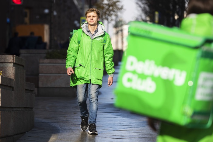 Курьеры Delivery Club начали доставлять продукты из «Магнита»